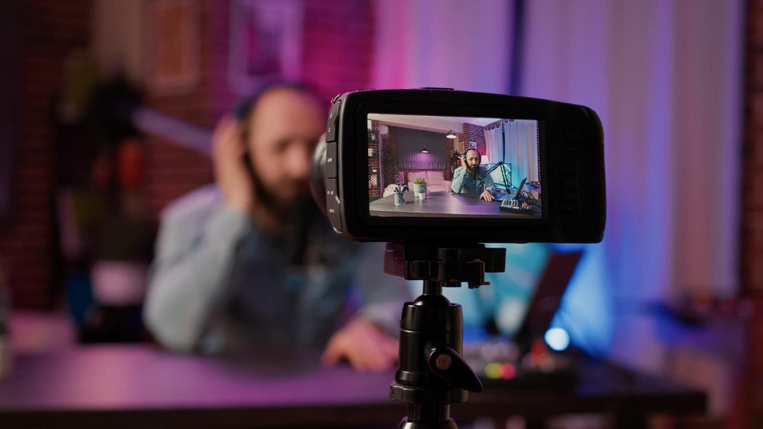 2026 Social Media Trends: Live Streaming & Stories | FreshSuite